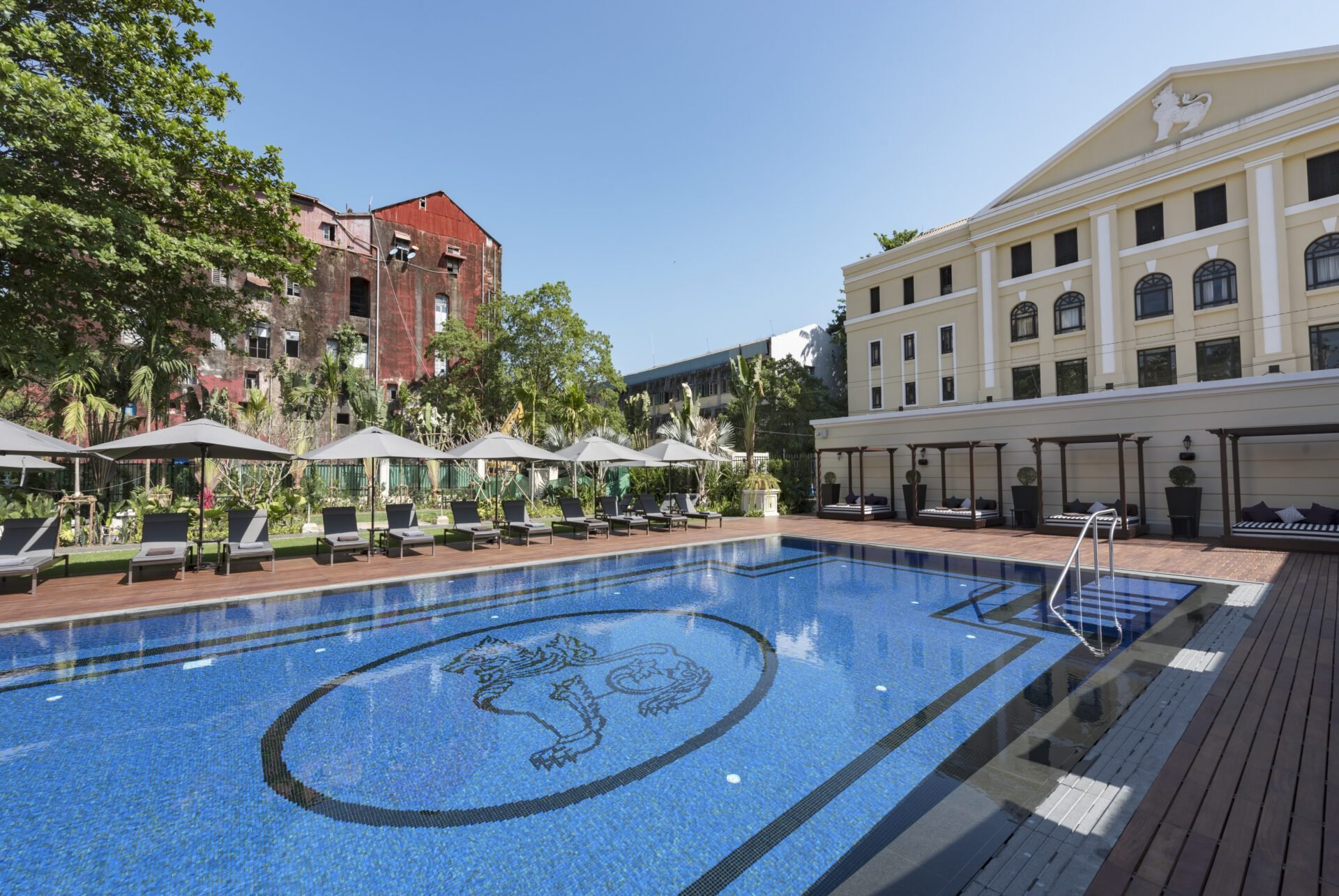 The Strand Hotel - YouMakeMe